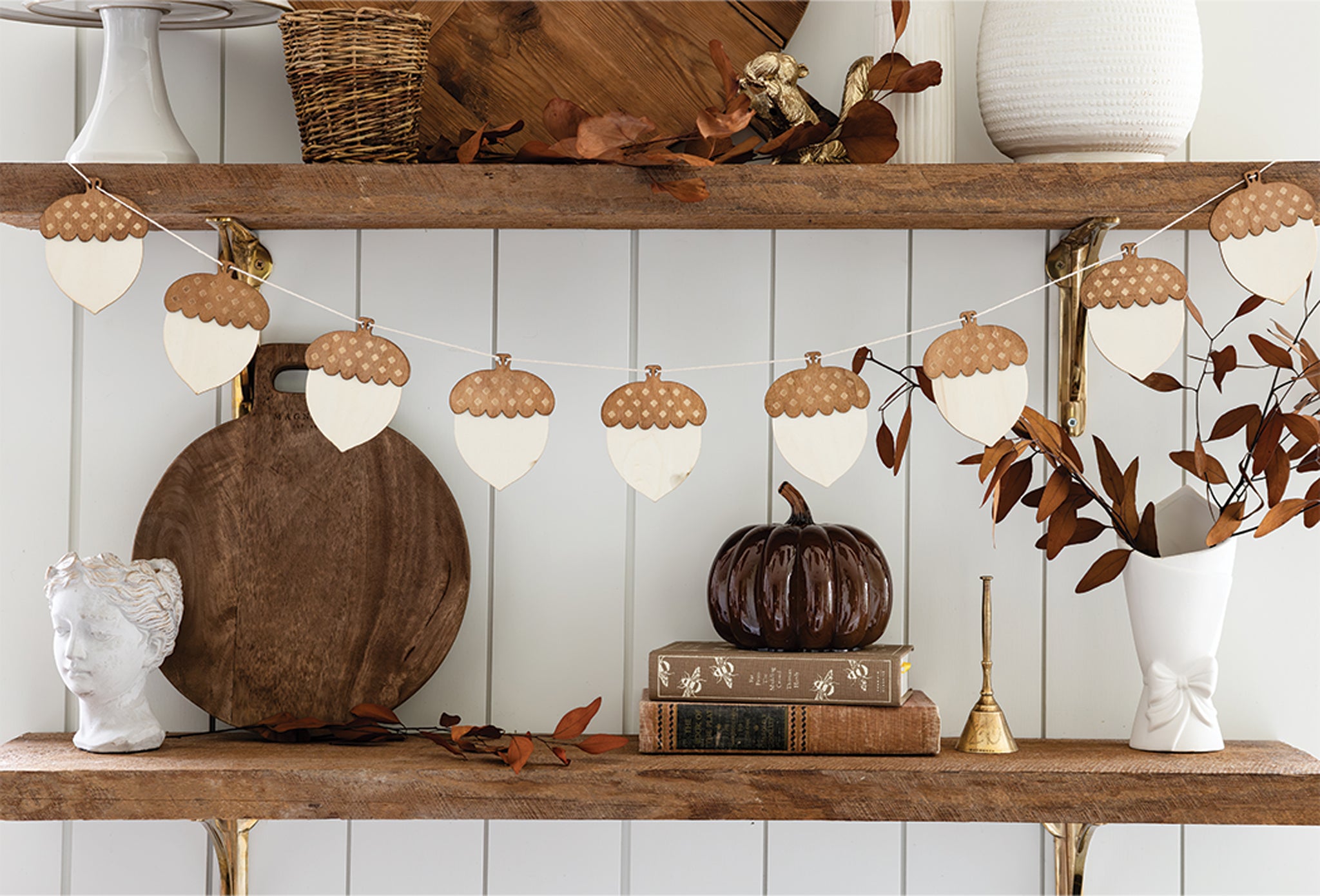 Wood Acorn Banner.